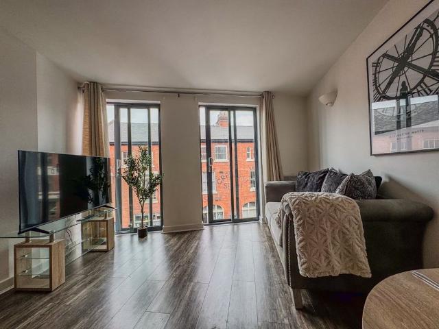 1 Bed Flat, Spencer Point, B18