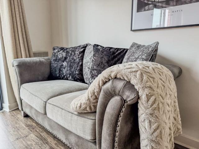 1 Bed Flat, Spencer Point, B18