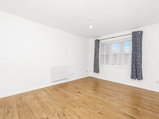 1 Bed Flat, Turnstone Close, E13