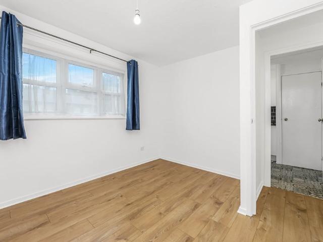 1 Bed Flat, Turnstone Close, E13