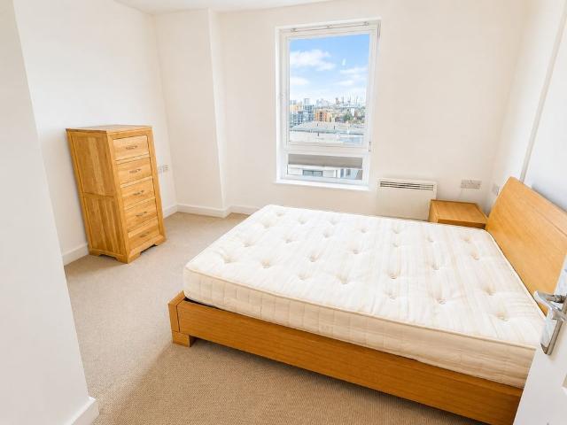 1 Bed Flat, Tarves Way, SE10
