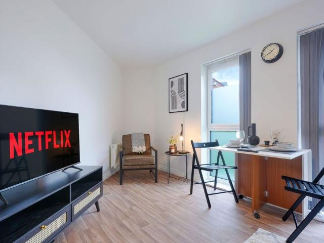 1 Bed Flat, Thackhall St, CV2