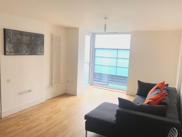 1 Bed Flat, The Circus, LE1
