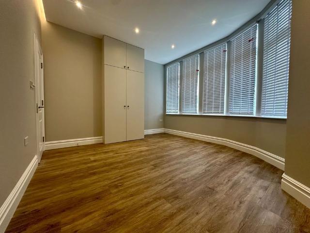 1 Bed Flat, The Rise, N13