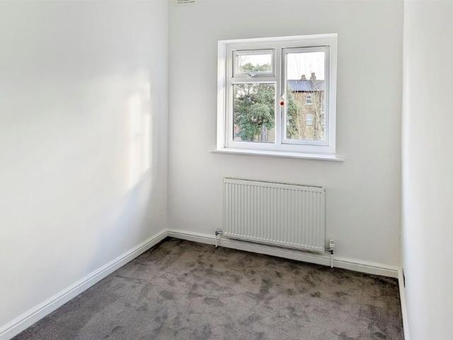 1 Bed Flat, Thicket Road, SE20
