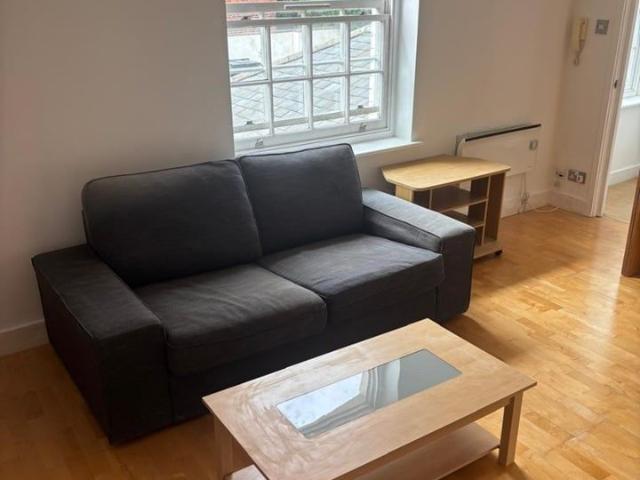 1 Bed Flat, Thomsons Yard, RG1