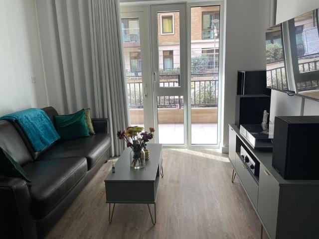 1 Bed Flat, Tierney Lane, W6