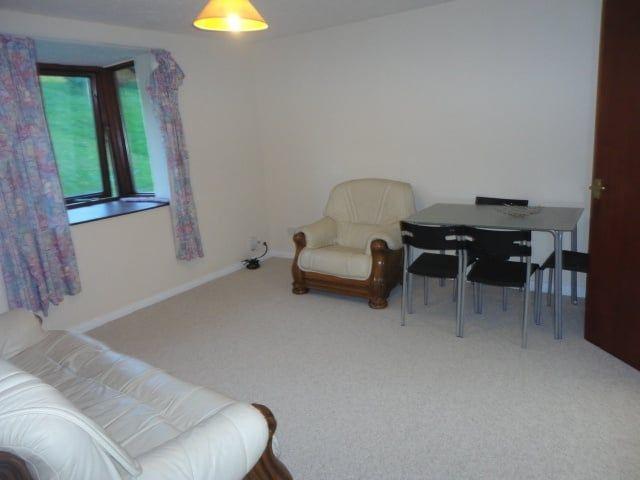 1 Bed Flat, Tippett Rise, RG2