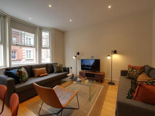 1 Bed Flat, Titchfield Street, W1W