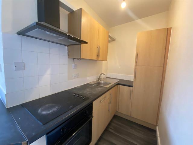 1 bed Flat To Let in in Westbourne Road, Huddersfield