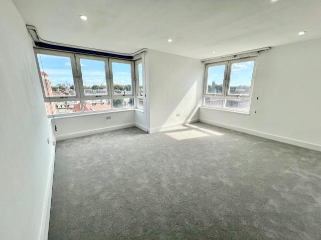 1 bed flat to rent Chelsea Tower, London SW3
