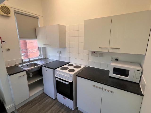 1 bed flat to rent in 16 Eccles Old Road, Salford, M6