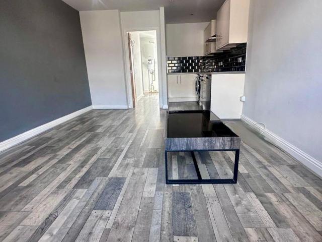 1 bed flat to rent in Coal Clough Lane, Burnley, BB11