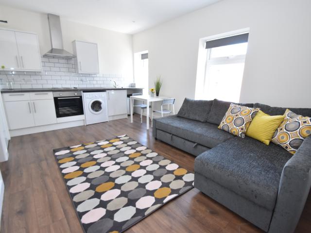 1 bed flat to rent in Cathays Terrace, Cathays, CF24