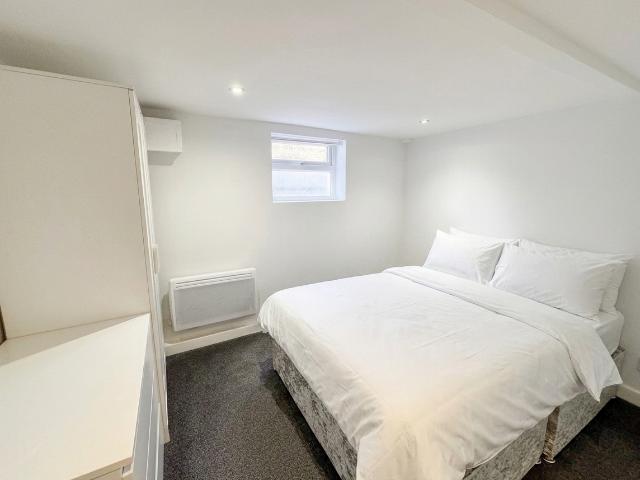 1 bed flat to rent in Clarendon Road, Manchester, M16