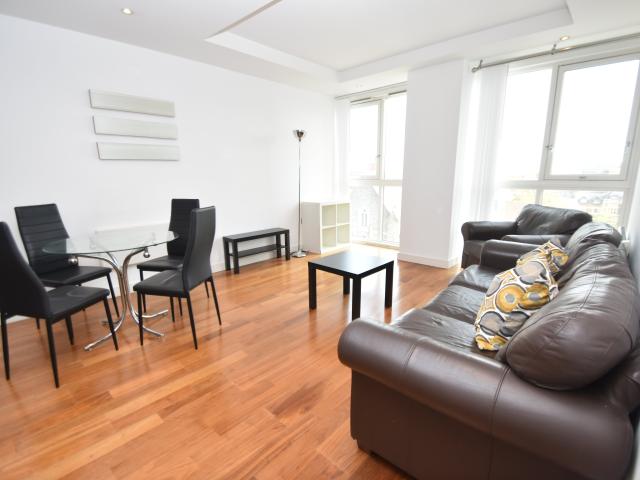 1 bed flat to rent in Admiral House, 38 42 Newport Road, CF24