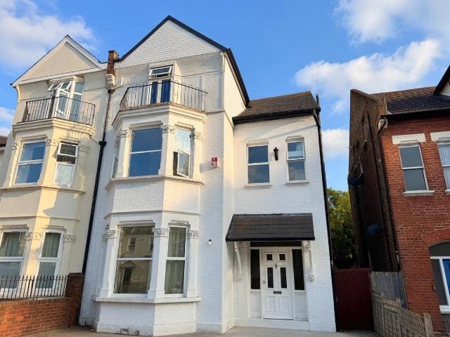 1 bed flat to rent in Dean Road, London | Daniels Estate Agents
