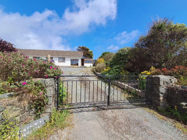 1 bed flat to rent in Dinas Cross, Newport