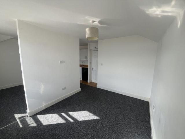 1 bed flat to rent in Esplanade Road, Paignton, TQ4