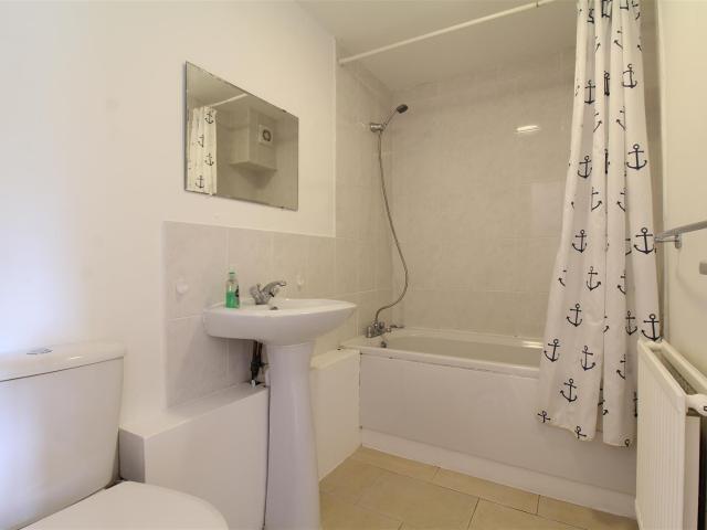 1 bed flat to rent in Hutton Close, Bramcote View, Nottingham, NG9 3BU