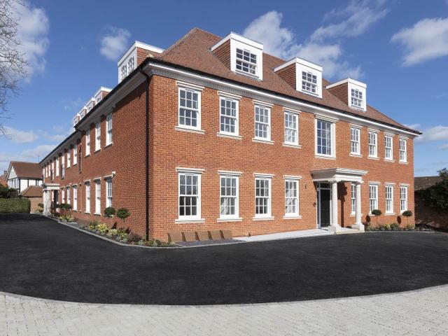 1 bed flat to rent in imperial heights, 126 manor road, ig7