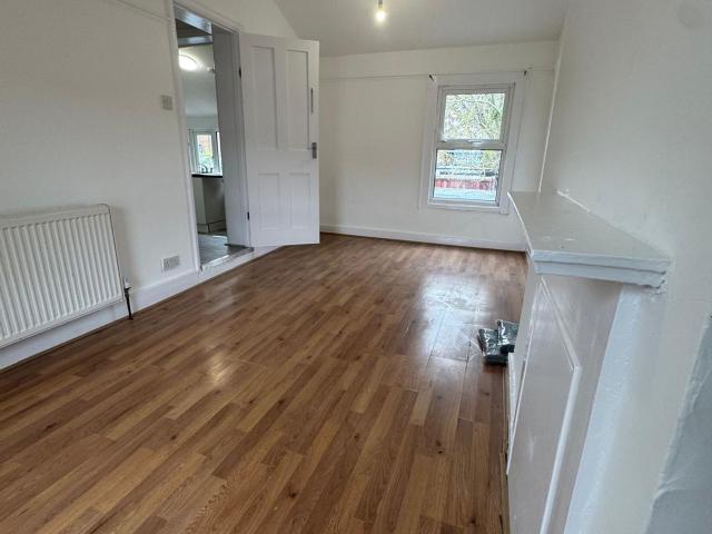 1 bed flat to rent in Jasmine Grove, London, SE20