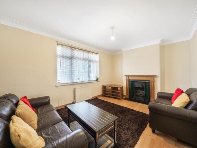 1 bed flat to rent in Oldfield Lane North, Greenford | Daniels Estate Agents