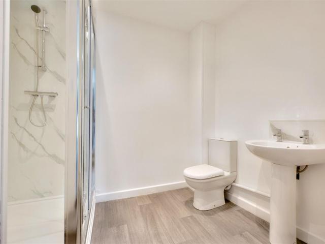 1 bed flat to rent in Market Street, Ilkeston, Derbyshire, DE7 5RB