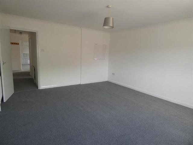1 bed flat to rent in Prince Edward Road, South Shields