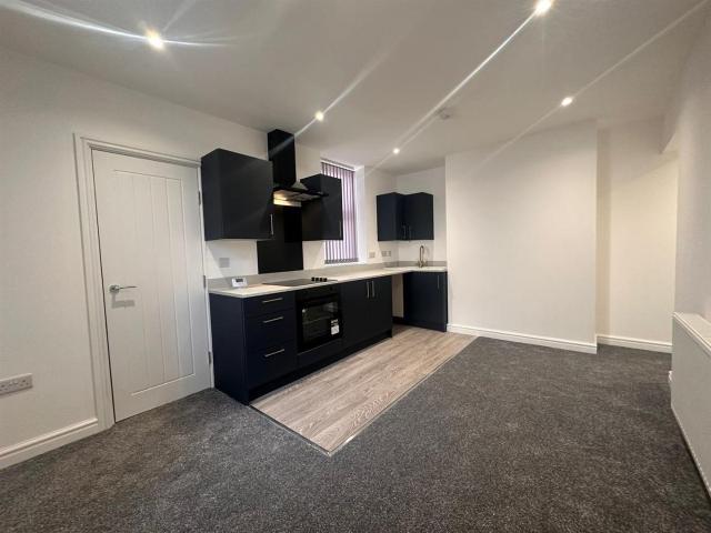 1 bed flat to rent in Queensberry Road, Burnley, BB11