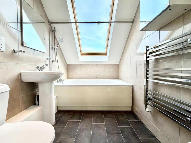 1 bed flat to rent in the drive, edgware, ha8