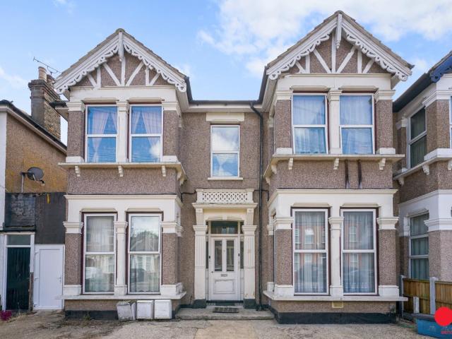 1 bed flat to rent in Valentines Road, Ilford