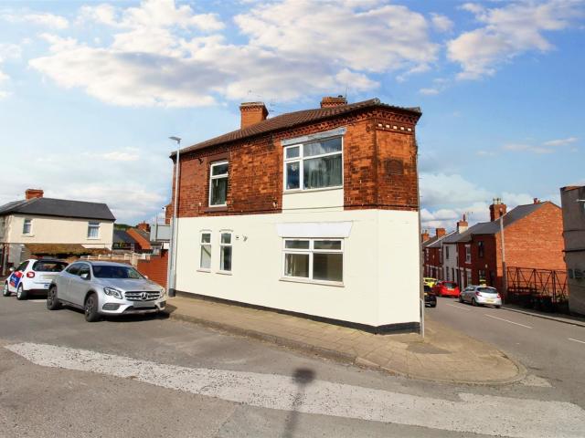 1 bed flat to rent in Victoria Street, Hucknall, Nottingham, NG15 7EB