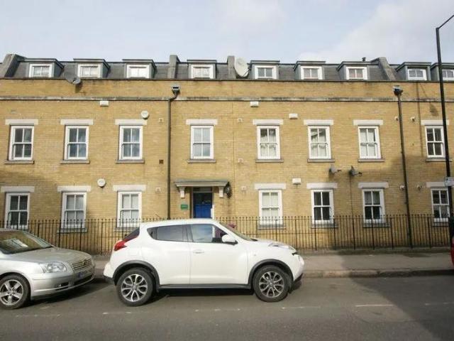 1 bed flat to rent Sarum Terrace, Mile End E3 4HJ