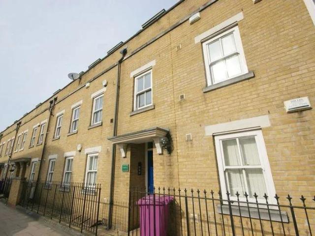 1 bed flat to rent Sarum Terrace, Mile End E3 4HJ