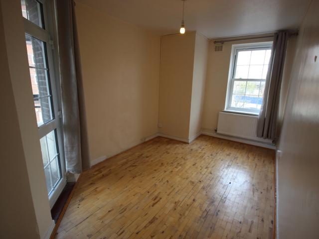 1 bed flat to rent Rhodeswell Road, Limehouse E14