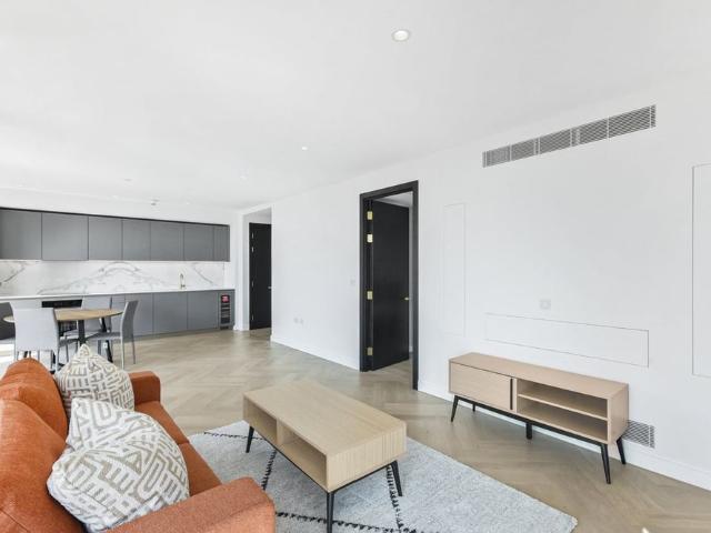 1 Bed Flat, Triptych Place, SE1