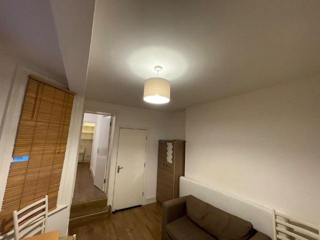 1 Bed Flat, Trundleys Road, SE8