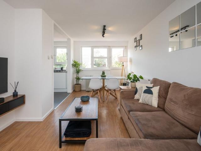 1 Bed Flat, Vulcan Way, N7