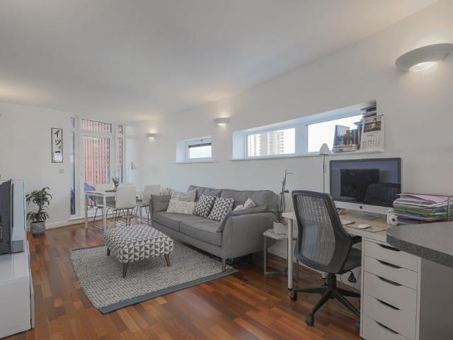 1 Bed Flat, Vanguard House, E8