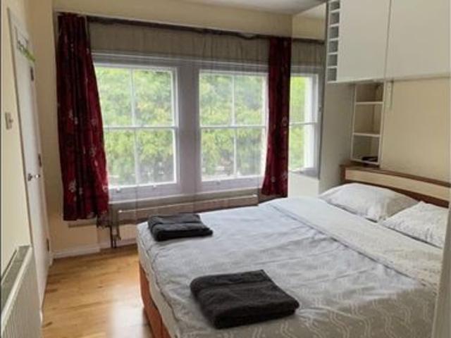 1 Bed Flat, Vauxhall Grove, SW8