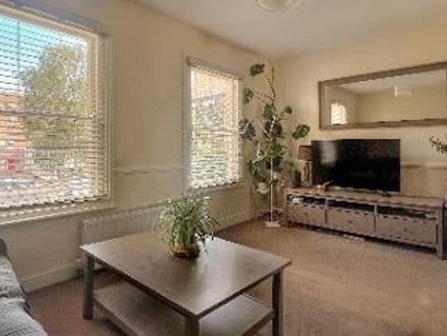 1 Bed Flat, Vauxhall Grove, SW8