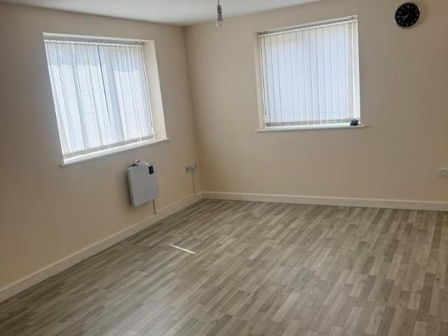 1 Bed Flat, Vauxhall Road, L5