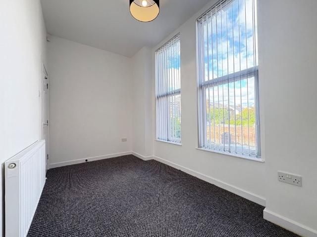 1 Bed Flat, Victoria Road, L13