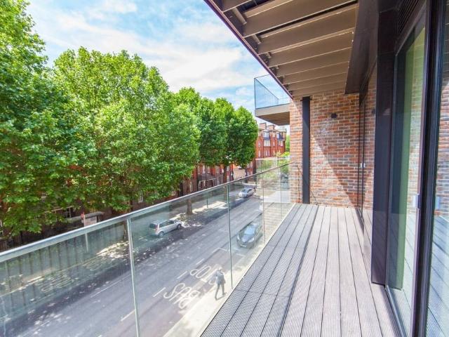 1 Bed Flat, Victory Place, SE17
