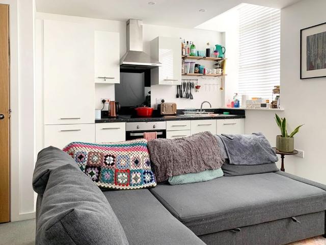 1 Bed Flat, Viaduct Road, LS4