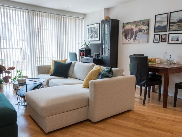 1 Bed Flat, Viridian Apartments, SW8