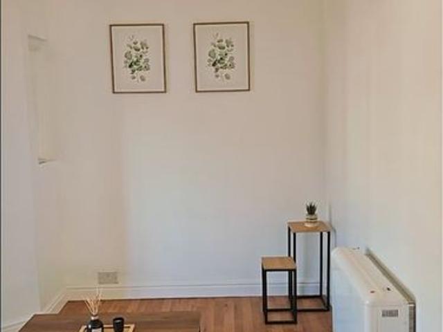 1 Bed Flat, Vivian Place, M14
