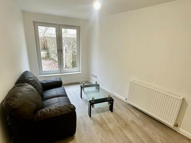 1 Bed Flat, Walker Lane, AB11