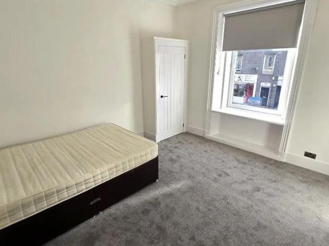 1 Bed Flat, Walker Road, AB11